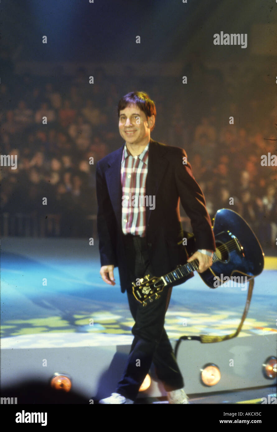 PAUL SIMON US singer composer Stock Photo - Alamy