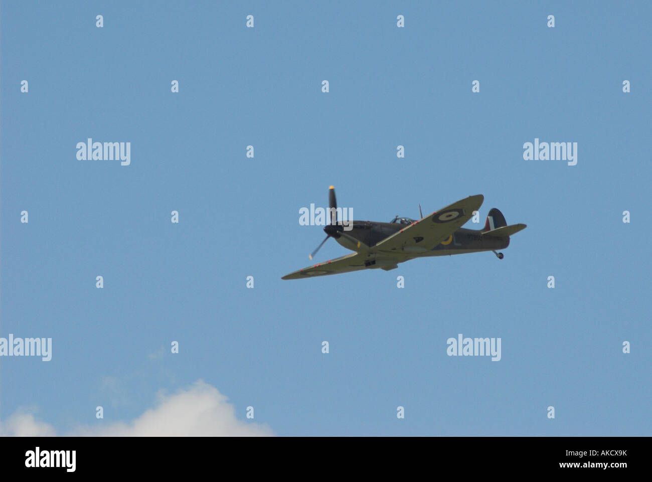 Spitfire P7350, a MkIIa, of the Battle of Britain Memorial Flight at ...