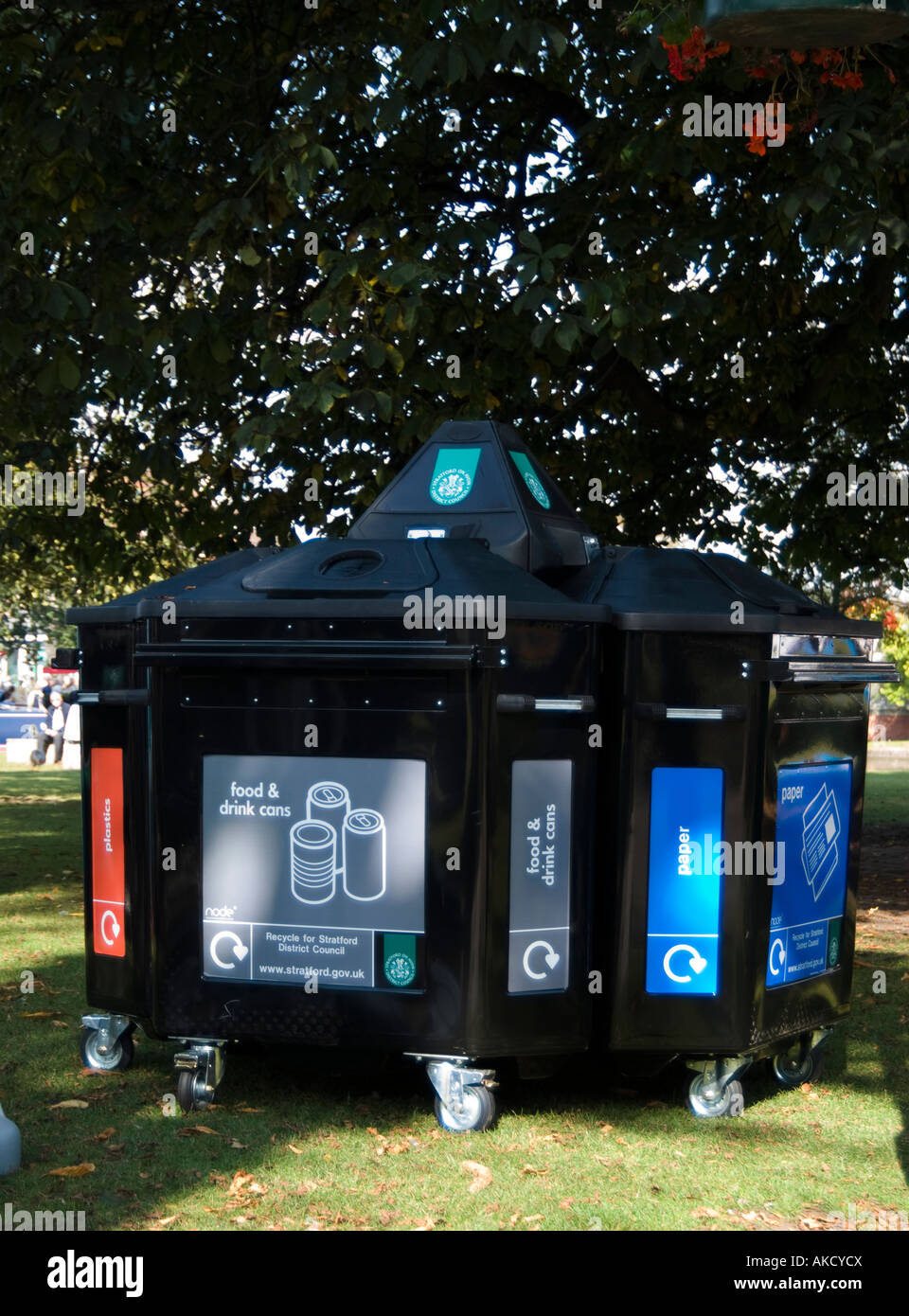 Recycling containers in Bancroft Gardens in Stratford upon Avon ...