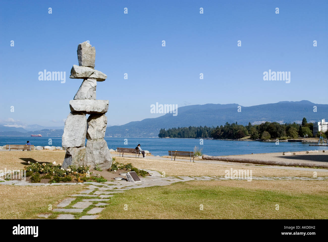 Stone symbol inukshuk in english bay hi-res stock photography and ...