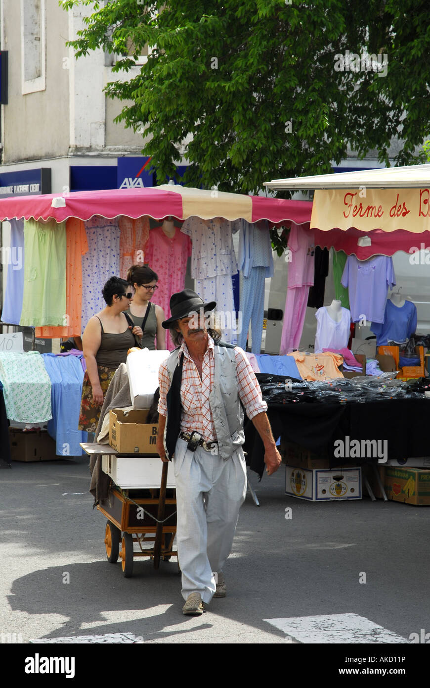 Civray hi-res stock photography and images - Alamy