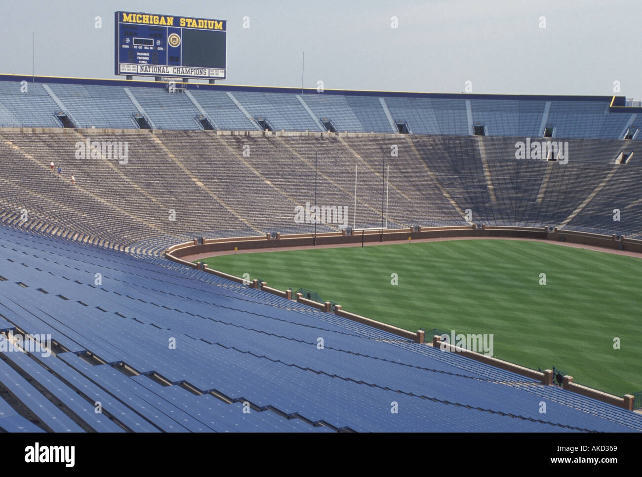 Michigan football stadium ann arbor hi-res stock photography and images ...