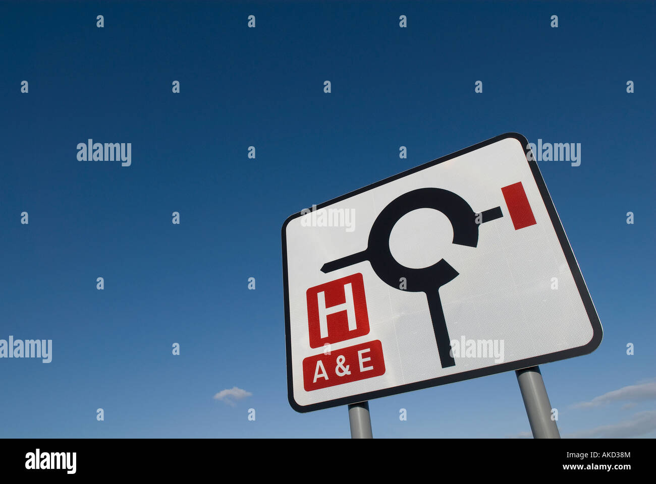Hospital sign signs signage hi-res stock photography and images - Alamy