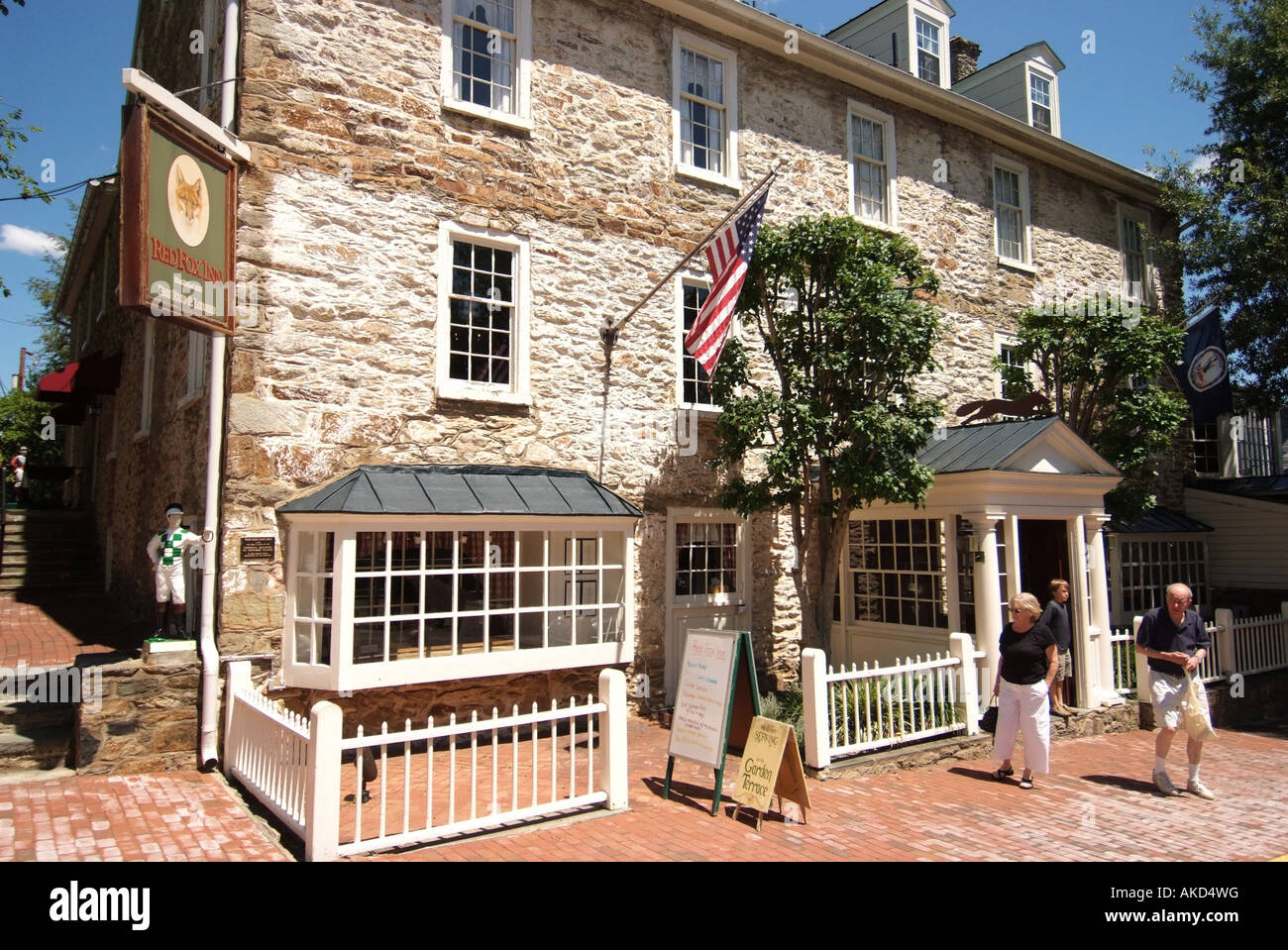 Red fox inn middleburg hi-res stock photography and images - Alamy