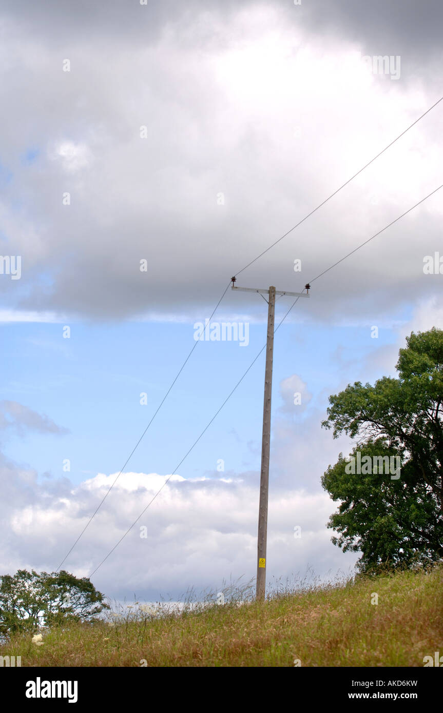 Telecoms cables grass hi-res stock photography and images - Alamy