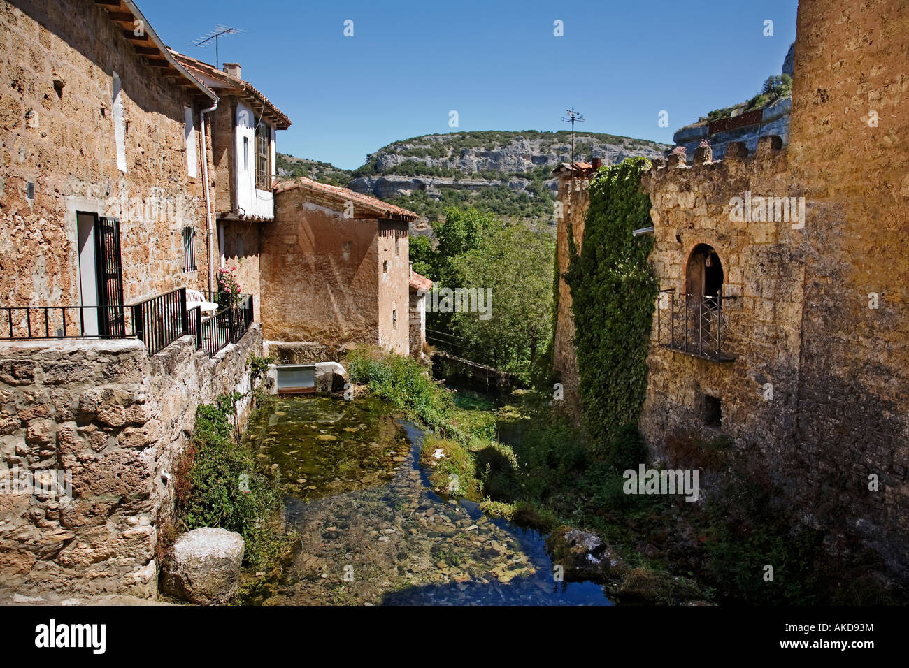 Castillo verde hi-res stock photography and images - Alamy