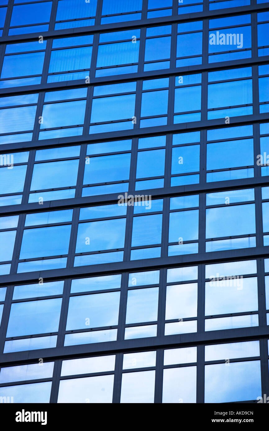 BUILDING, CITY, EXTERIOR, FAÇADE, IN A ROW, SKYSCR Stock Photo - Alamy