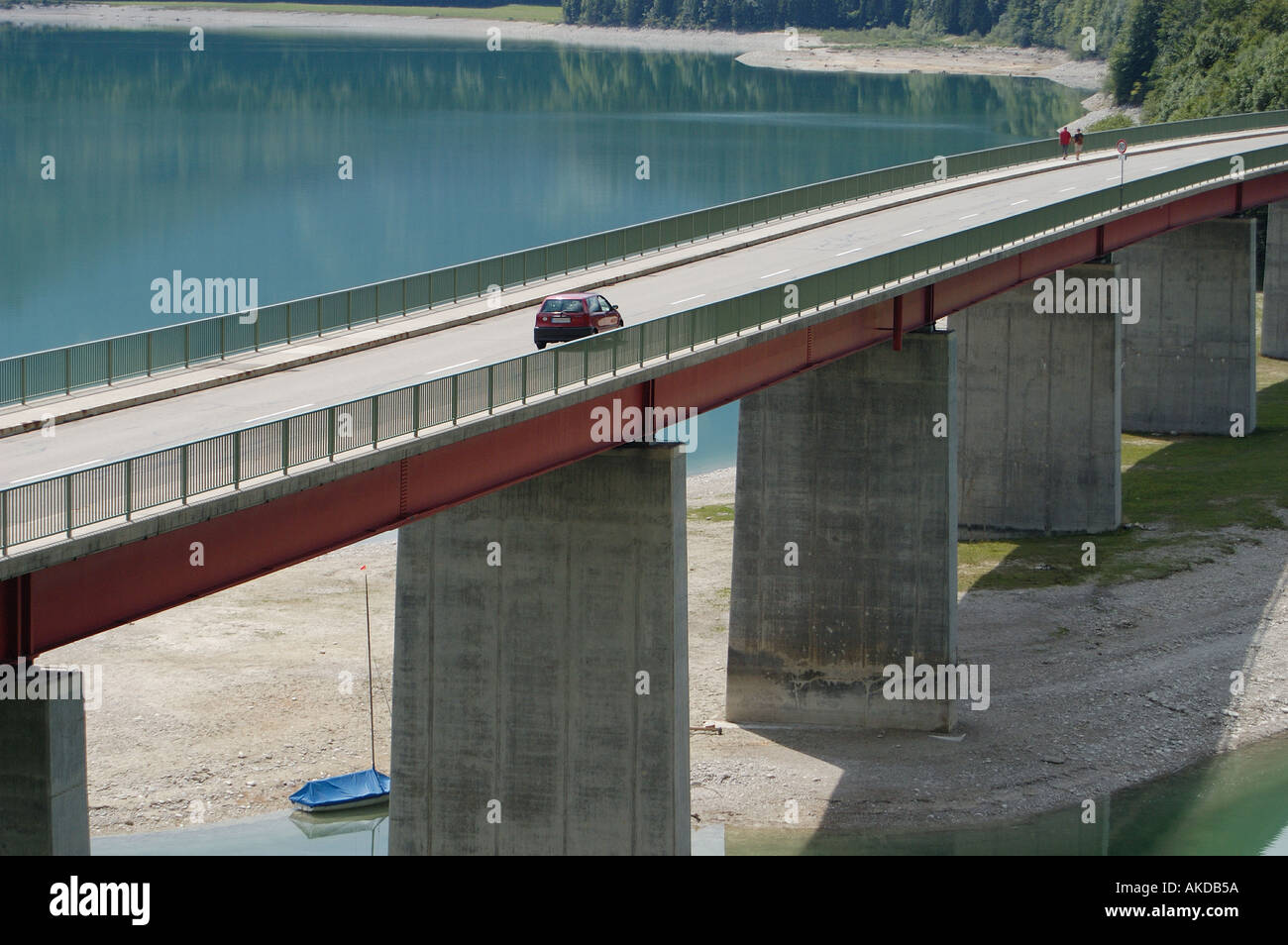 Road bridge over lake Sylvenstein with mountains in the background Alps ...