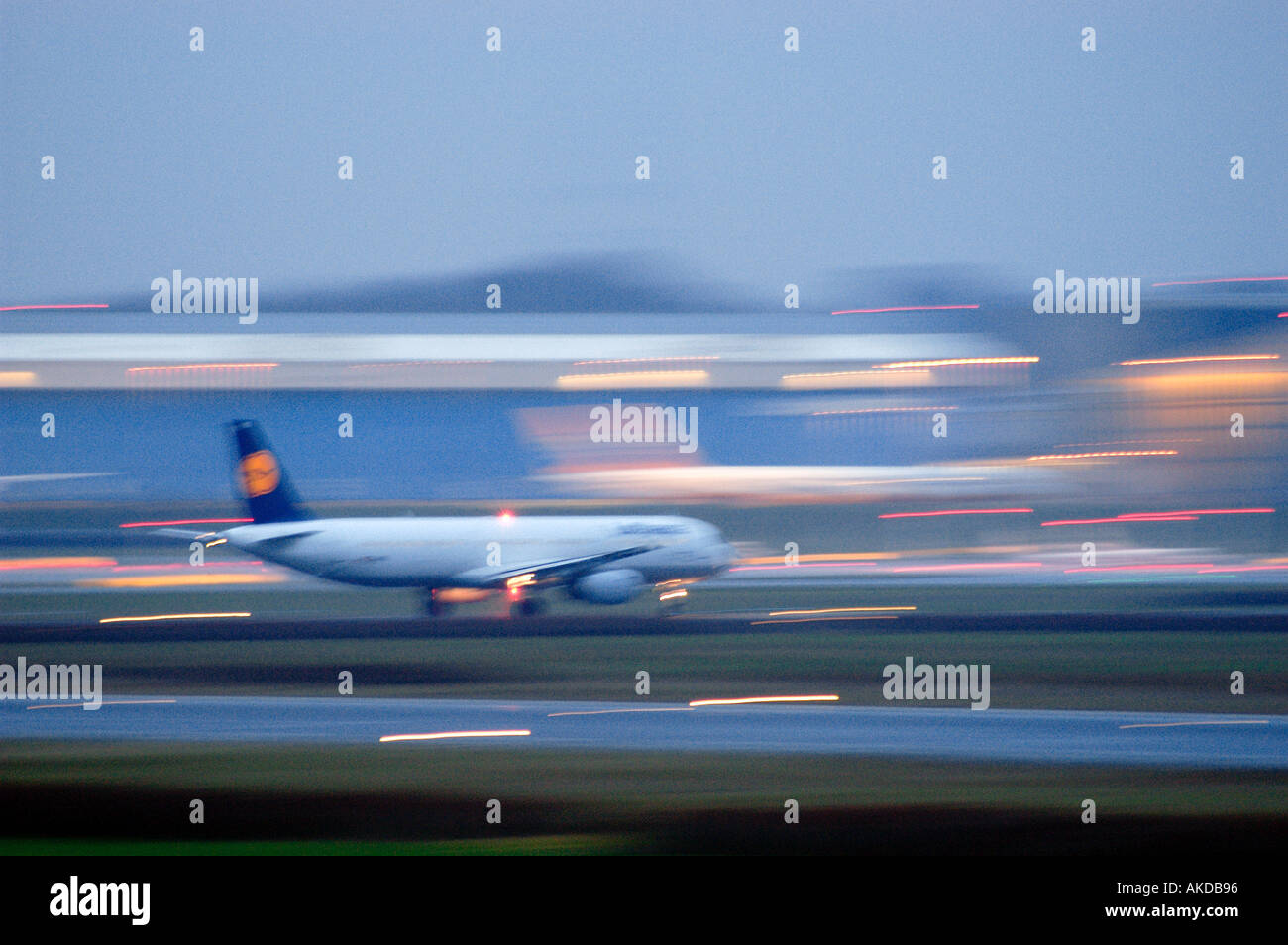 Starting airplane hi-res stock photography and images - Alamy