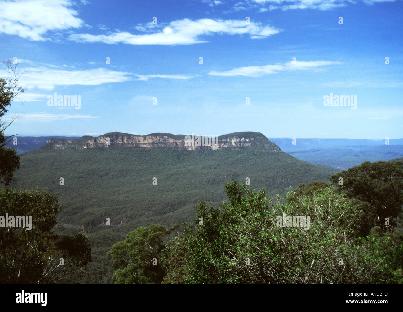Blue mountains region of new south wales hi-res stock photography and ...