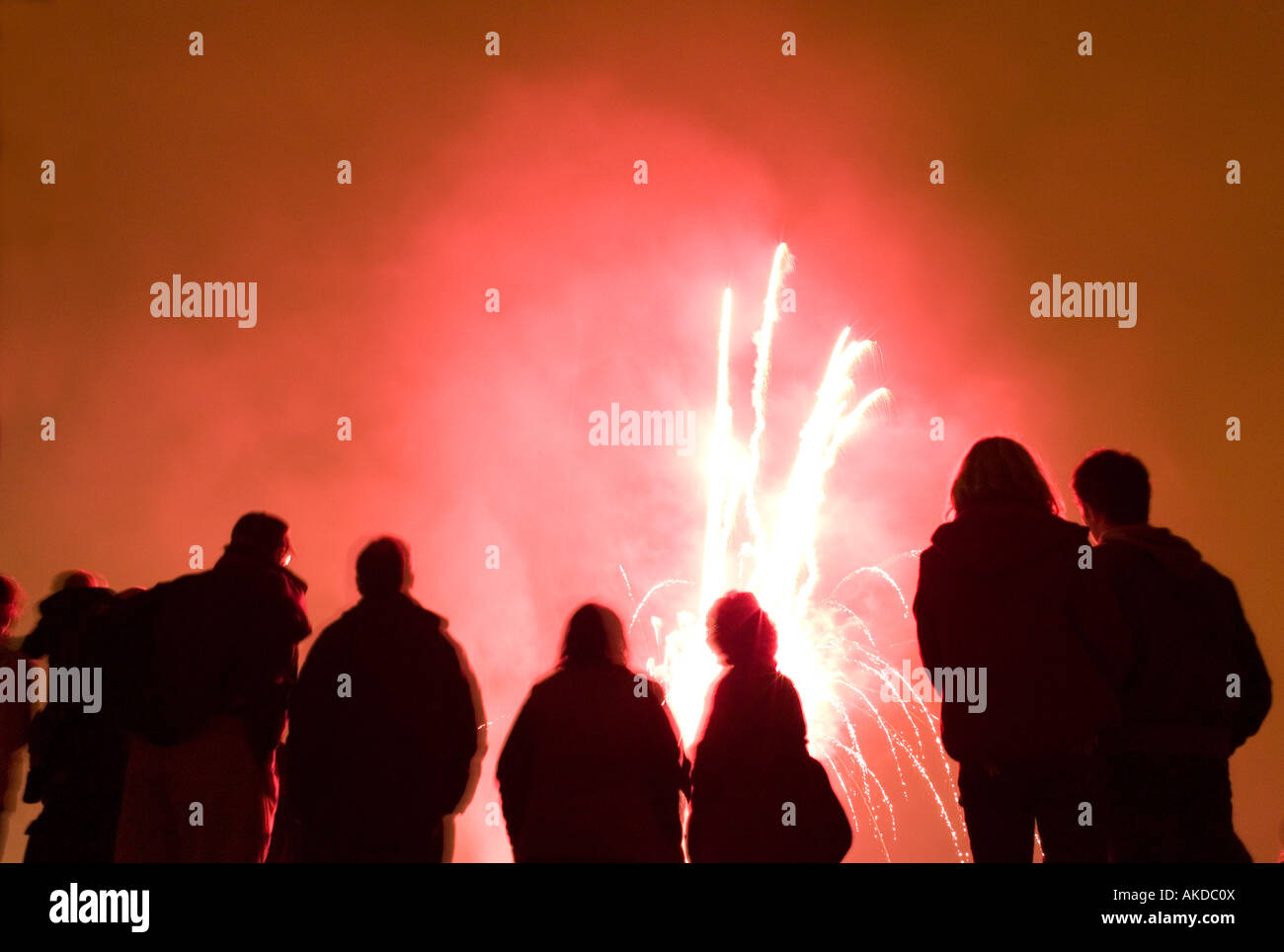 Crowd people looking fireworks hi-res stock photography and images - Alamy