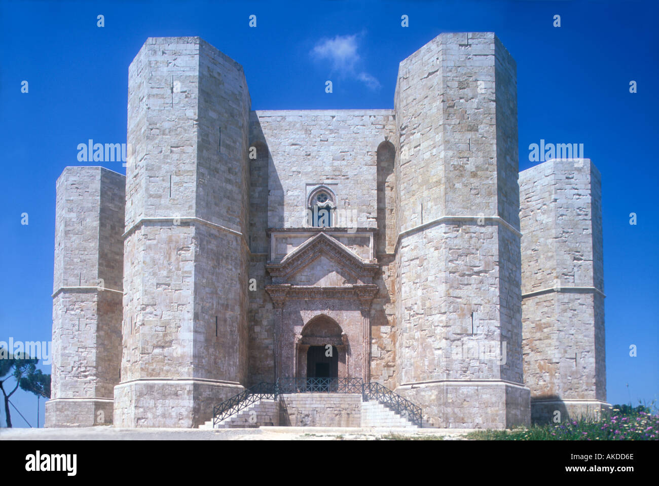 Castel del Monte Apulia Southern Italy Europe Stock Photo - Alamy