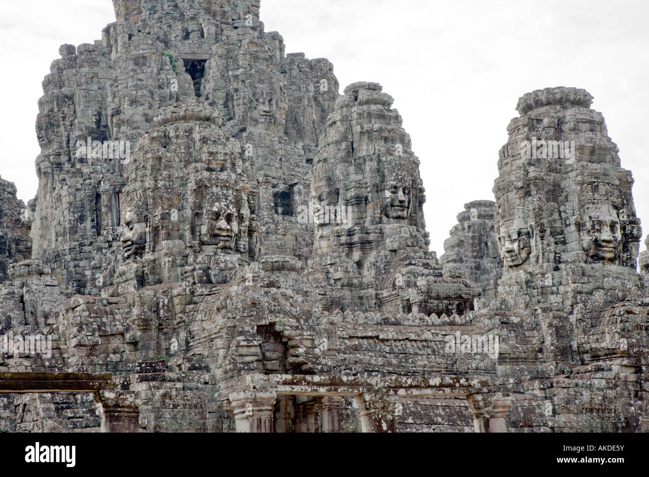 Faces lokesvara bayon temple hi-res stock photography and images - Alamy