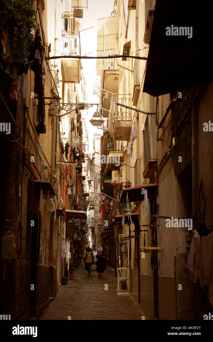 Poor backstreets of southern italy hi-res stock photography and images ...