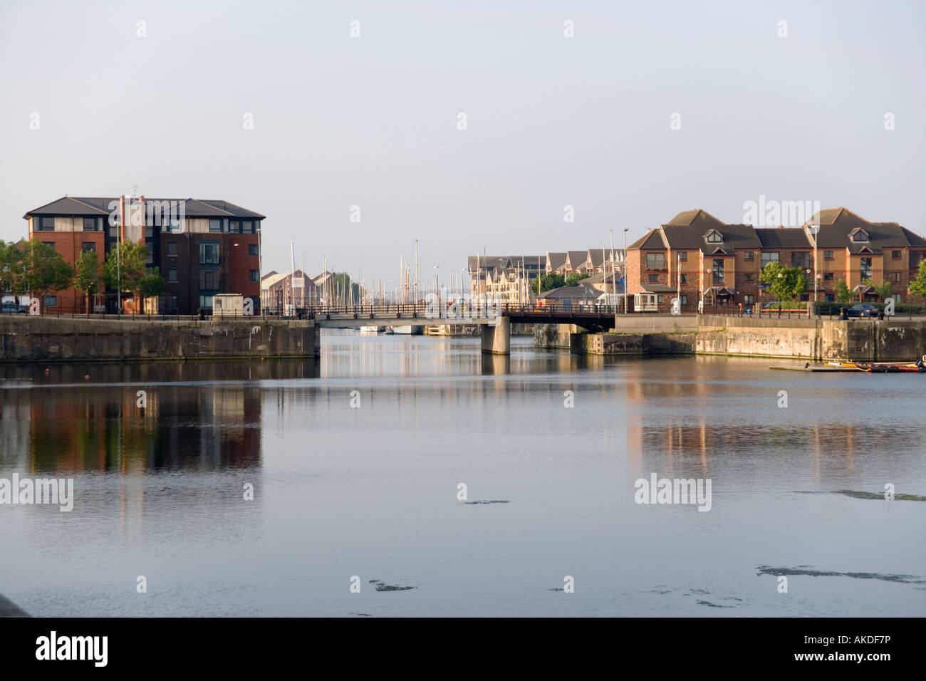 Queens Dock, Mersey River, Liverpool, England Stock Photo - Alamy
