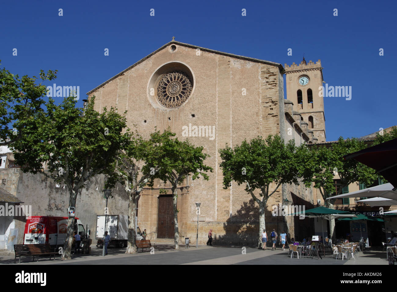 Pollensa square hi-res stock photography and images - Alamy