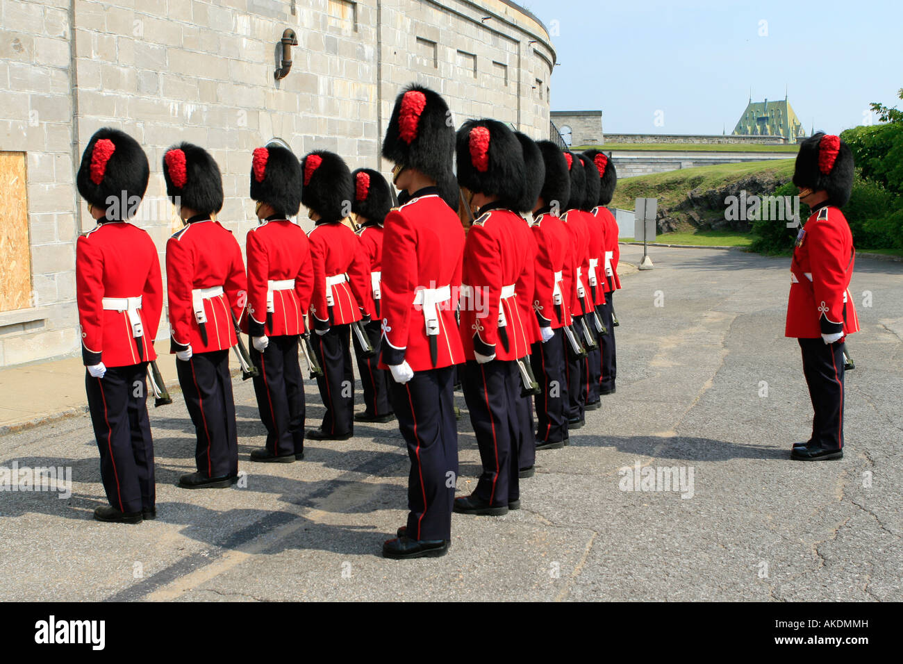 The Royal 22e Regiment marches into the Citadelle of Quebec on the ...