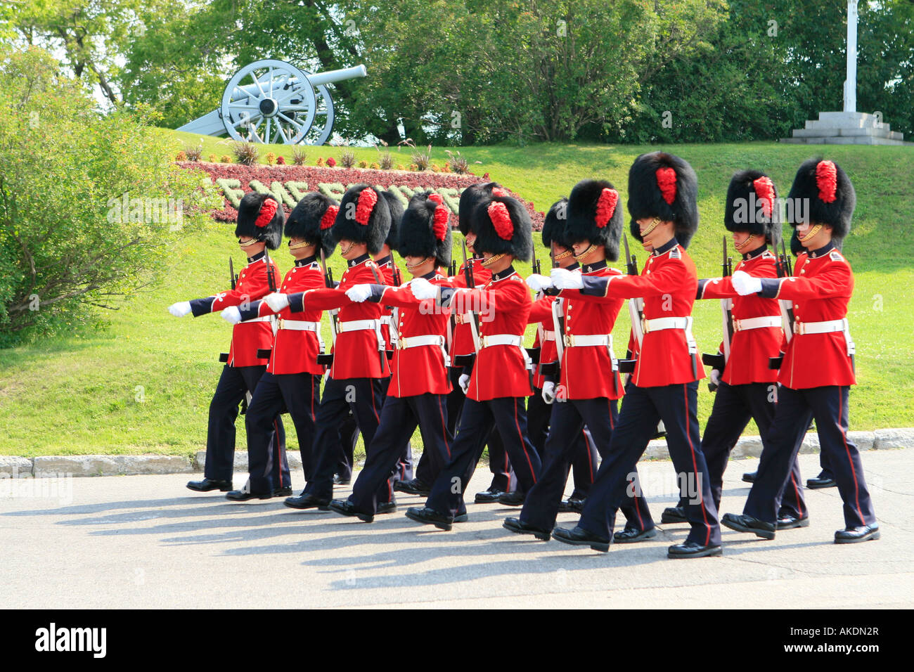 The Royal 22e Regiment marches into the Citadelle of Quebec on the ...