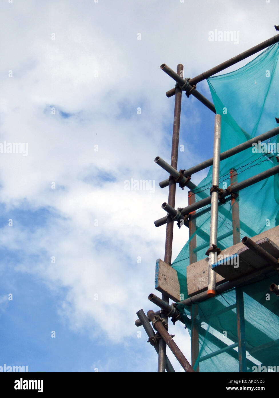 Mesh covering building scaffolding hi-res stock photography and images ...