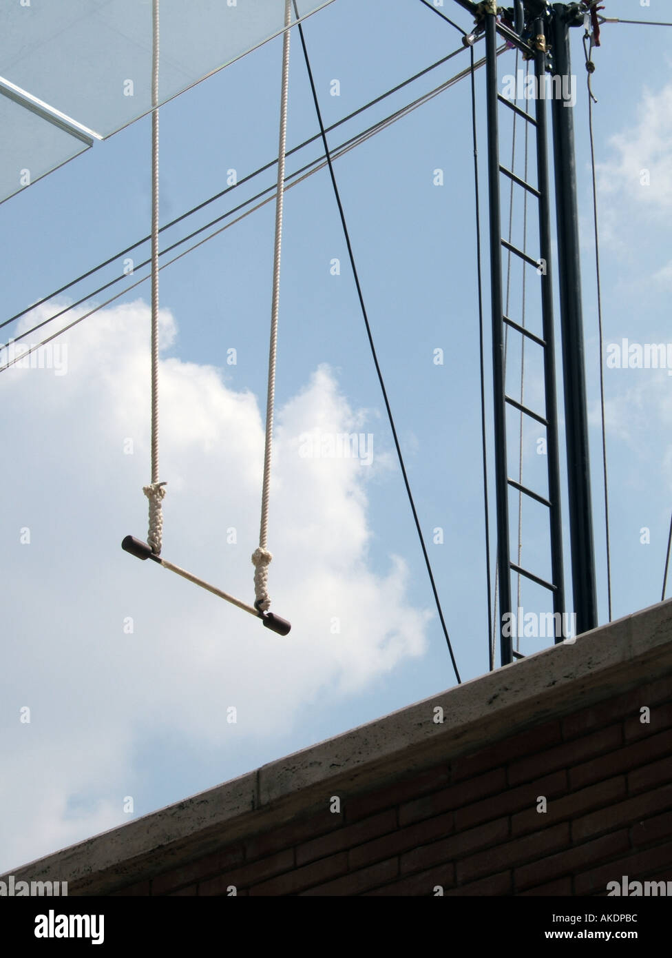 Ground acrobats hi-res stock photography and images - Alamy