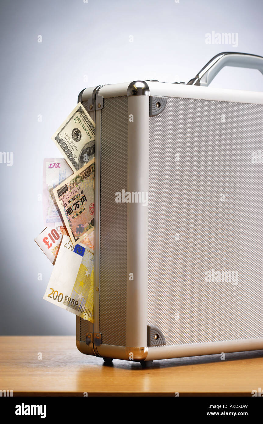 Bulging metal hi-res stock photography and images - Alamy