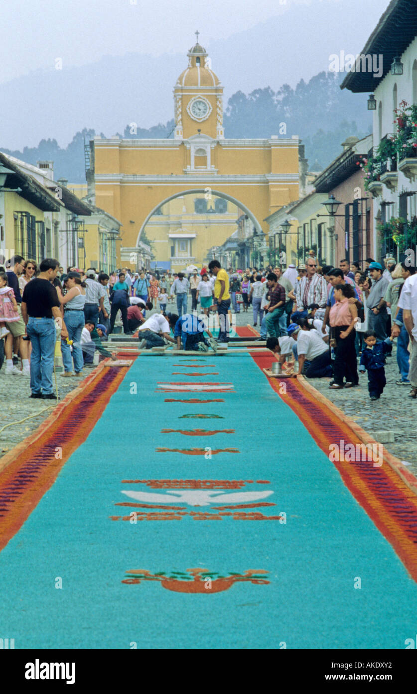 Preparing a Street Flower Carpet [1] for the Semana Santa (Holy Week ...