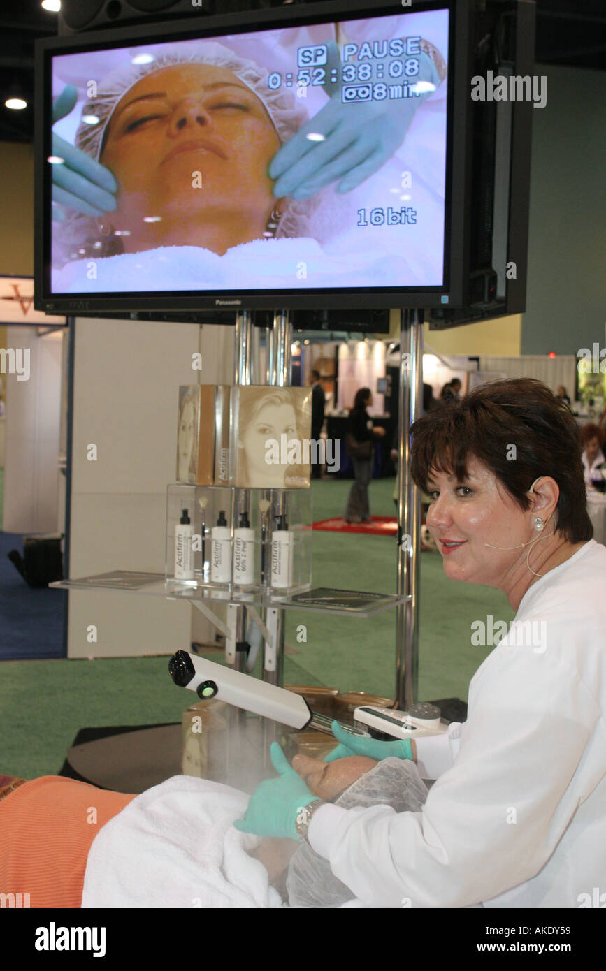 Centre spa industry expo hi-res stock photography and images - Alamy