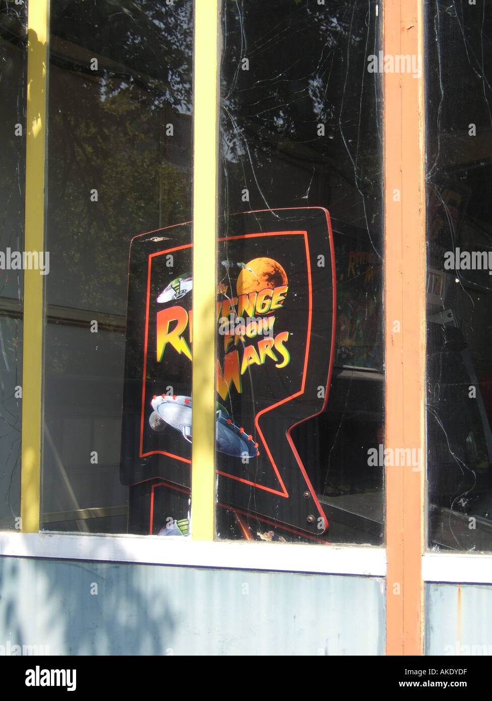 old arcade game in fair ground Stock Photo - Alamy