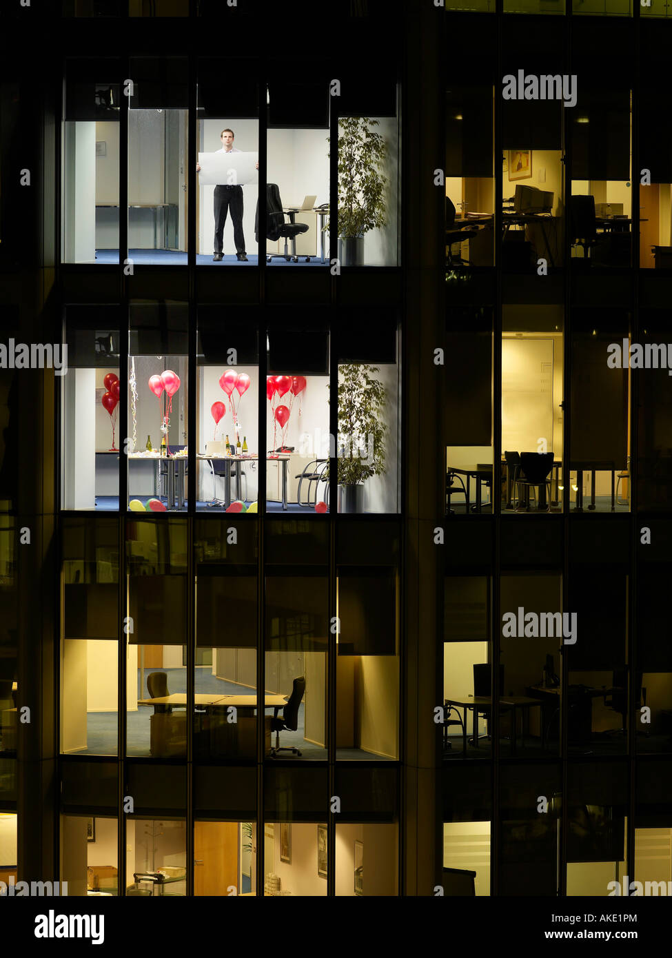 Standing room only sign hi-res stock photography and images - Alamy