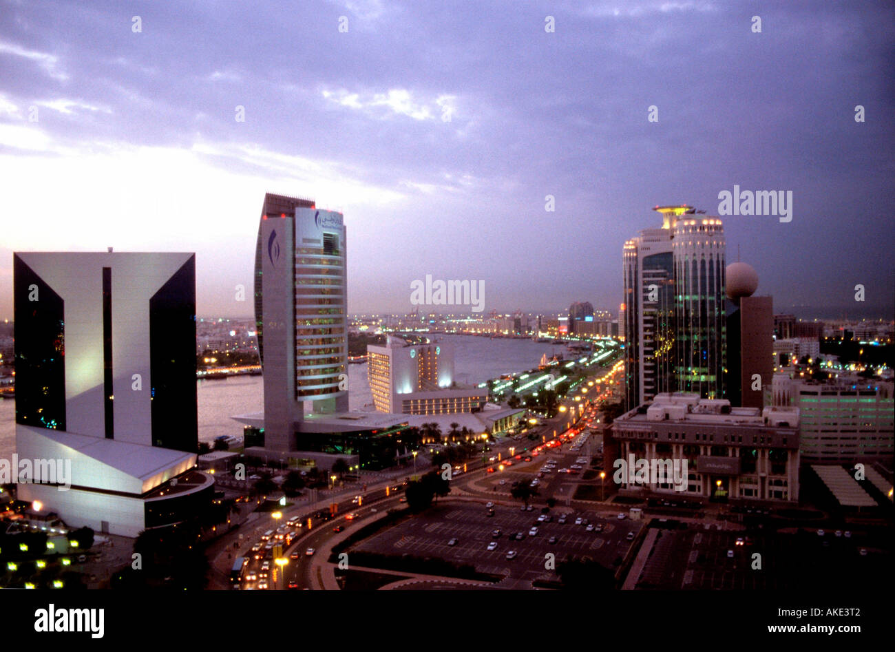 UAE, Dubai, Stadtteil Deira mit Dubai Creek Von links nach rechts ...
