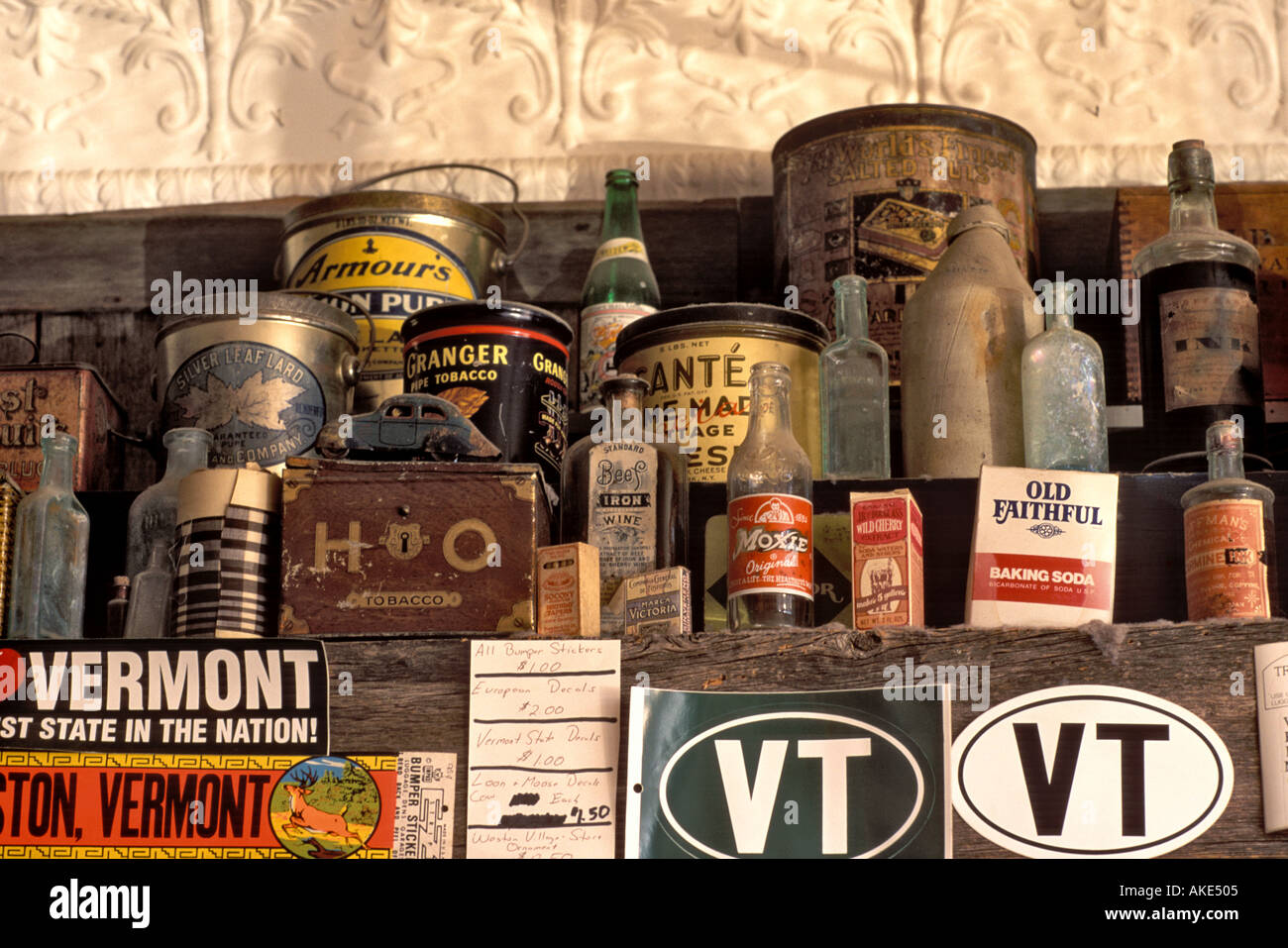 Antique cans hi-res stock photography and images - Alamy