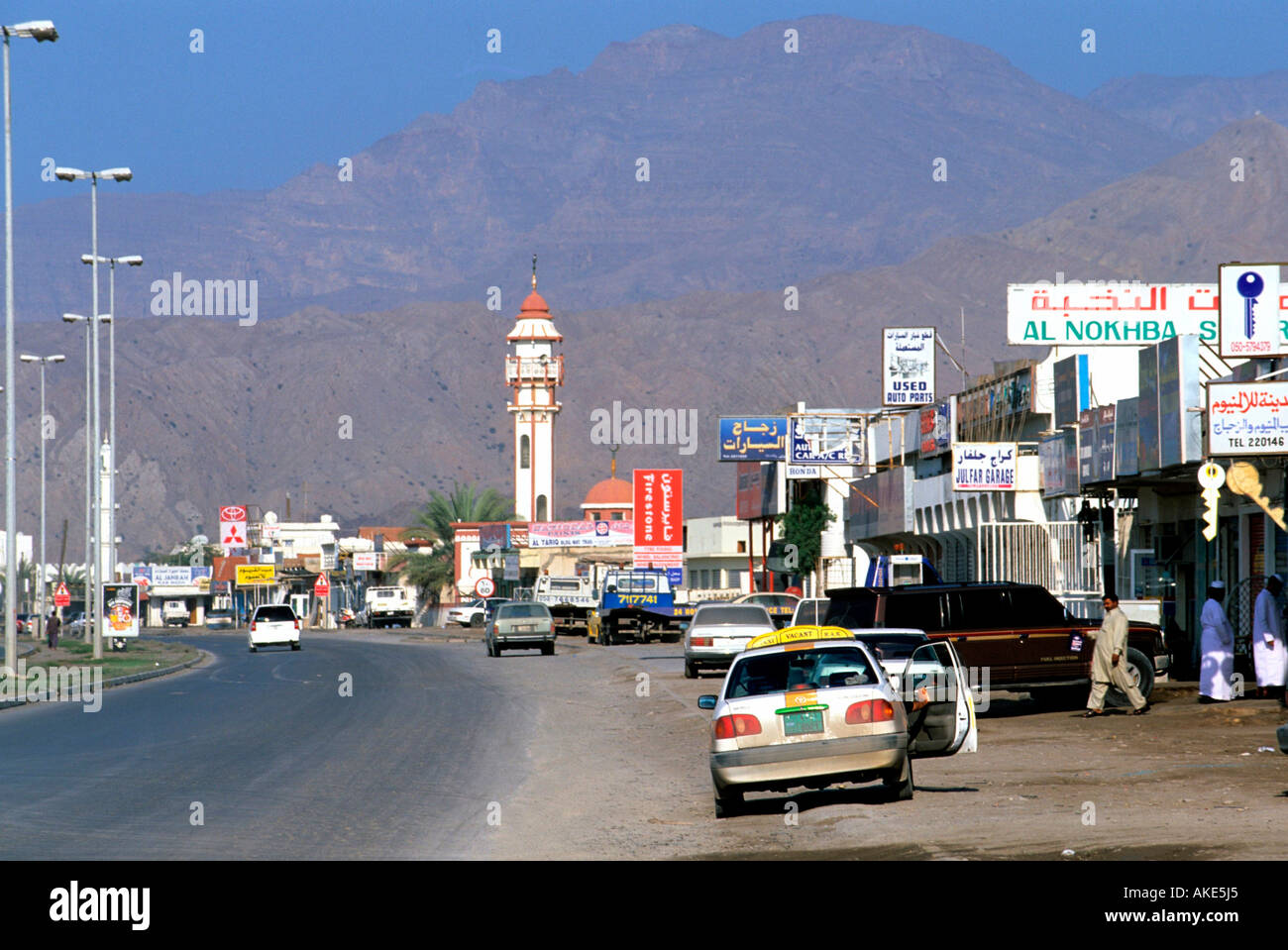 UAE, Rams nördlich von Ras al-Kaimah-City, Strassenszene Stock Photo ...