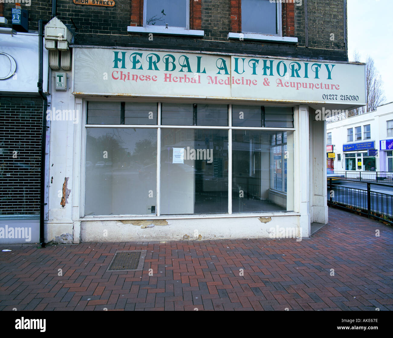 Empty Shop Brentwood High Street UK Stock Photo - Alamy