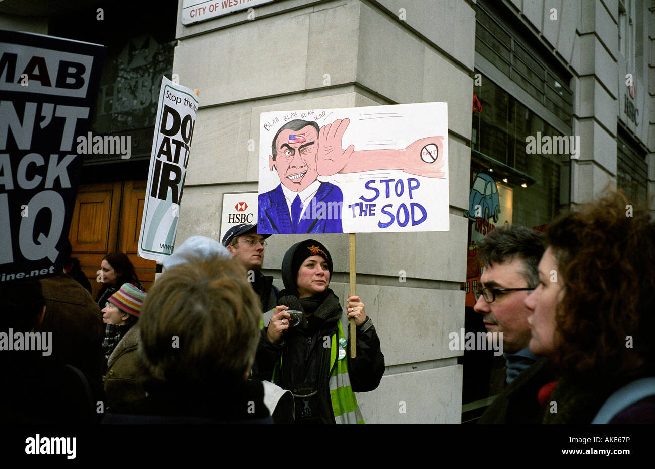 PEACE MARCH LONDON 2003 AGAINST INVADING IRAQ Stock Photo - Alamy