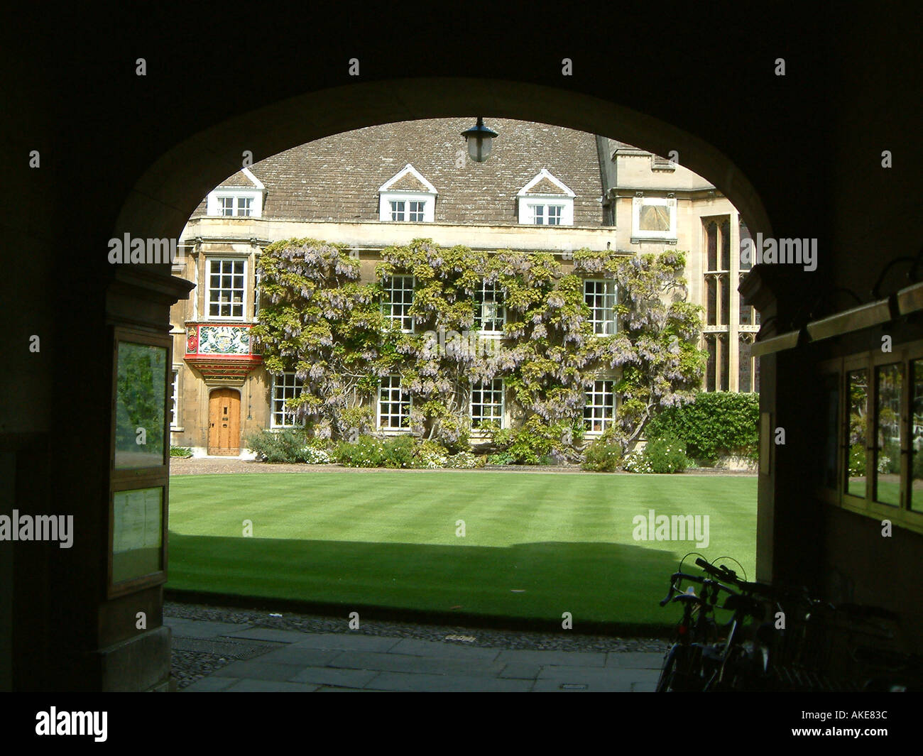 College Entrance Arch Cambridge England Stock Photo - Alamy