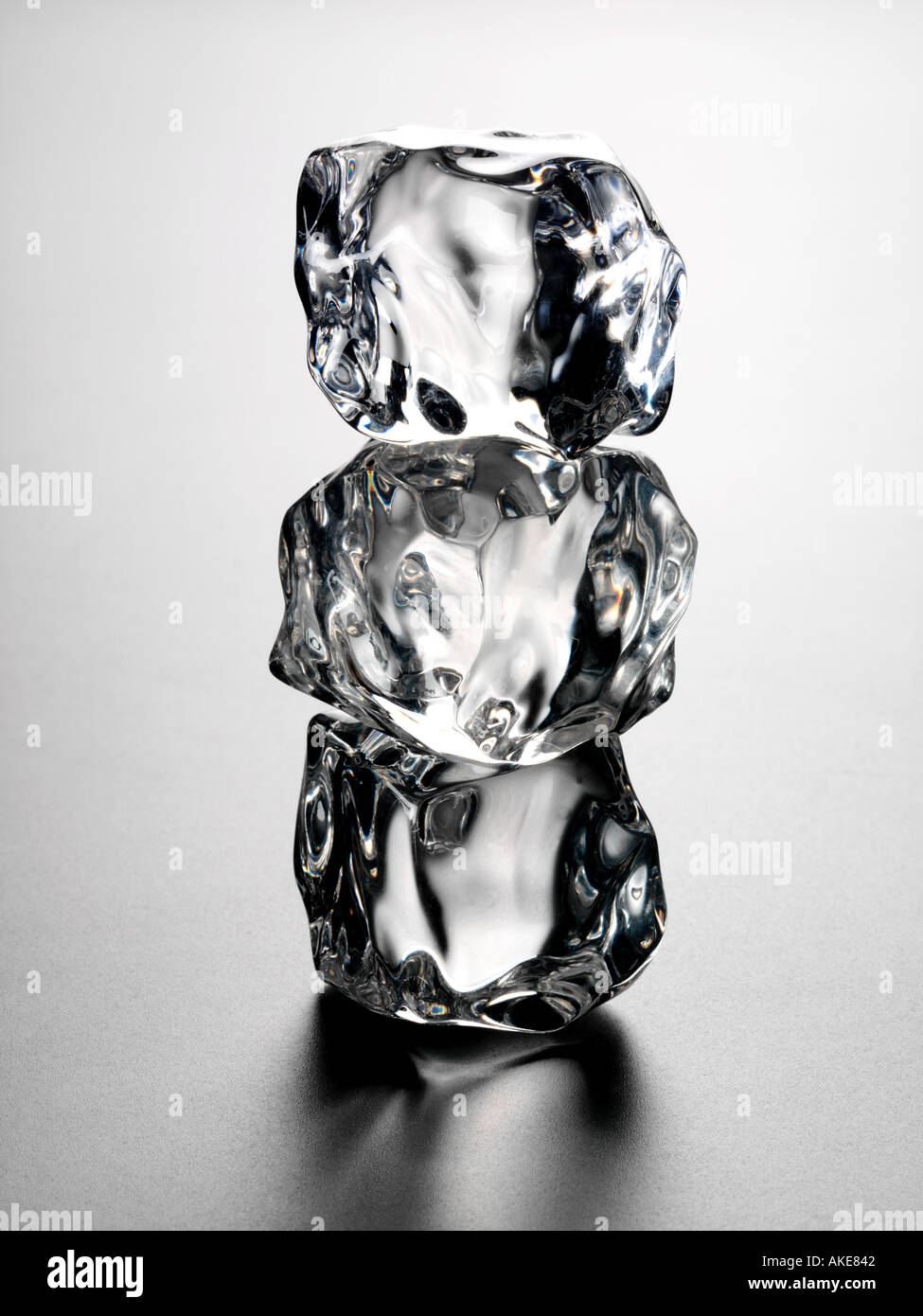 Transparent ice cubes hi-res stock photography and images - Alamy