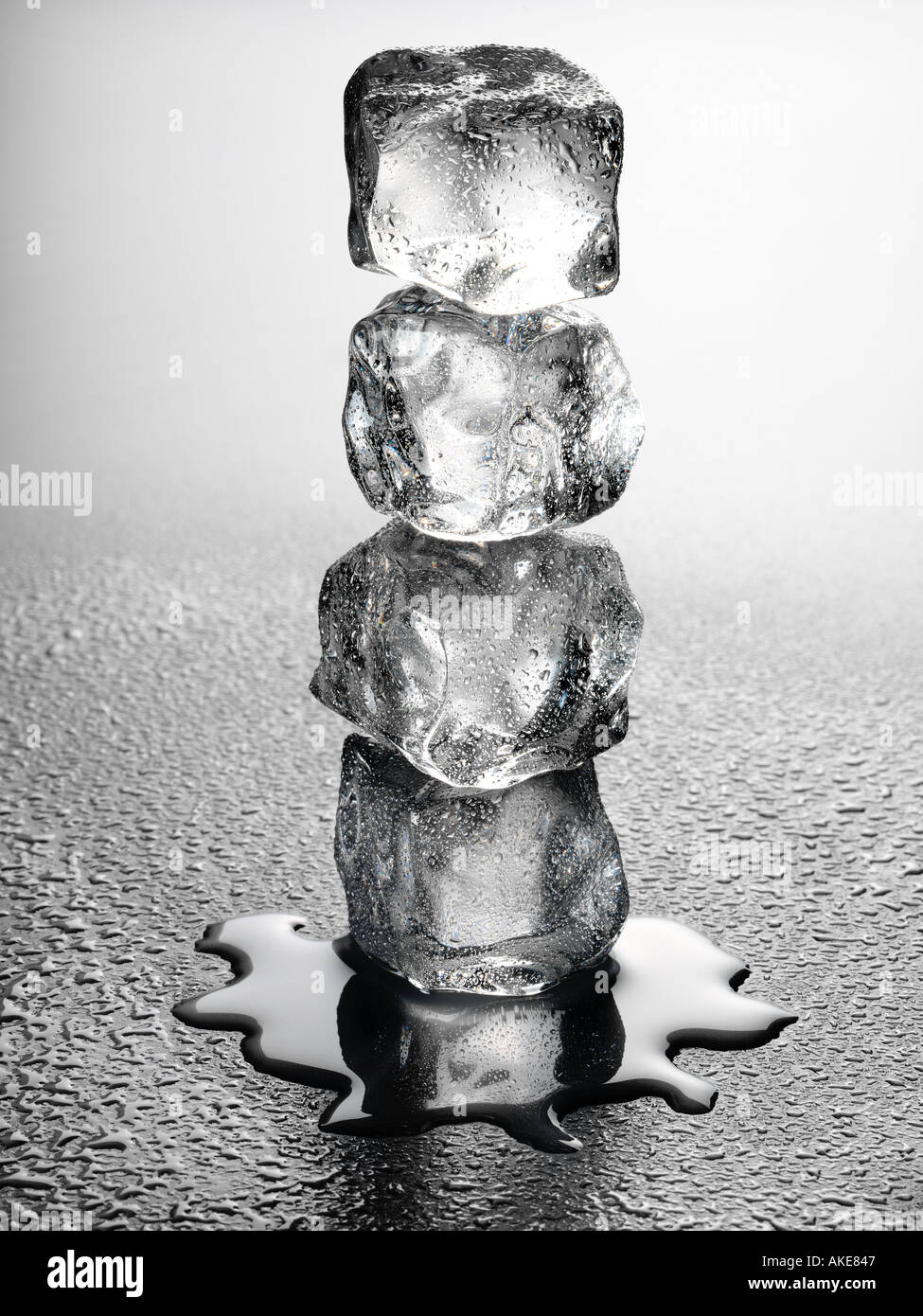 Ice cubes hi-res stock photography and images - Alamy