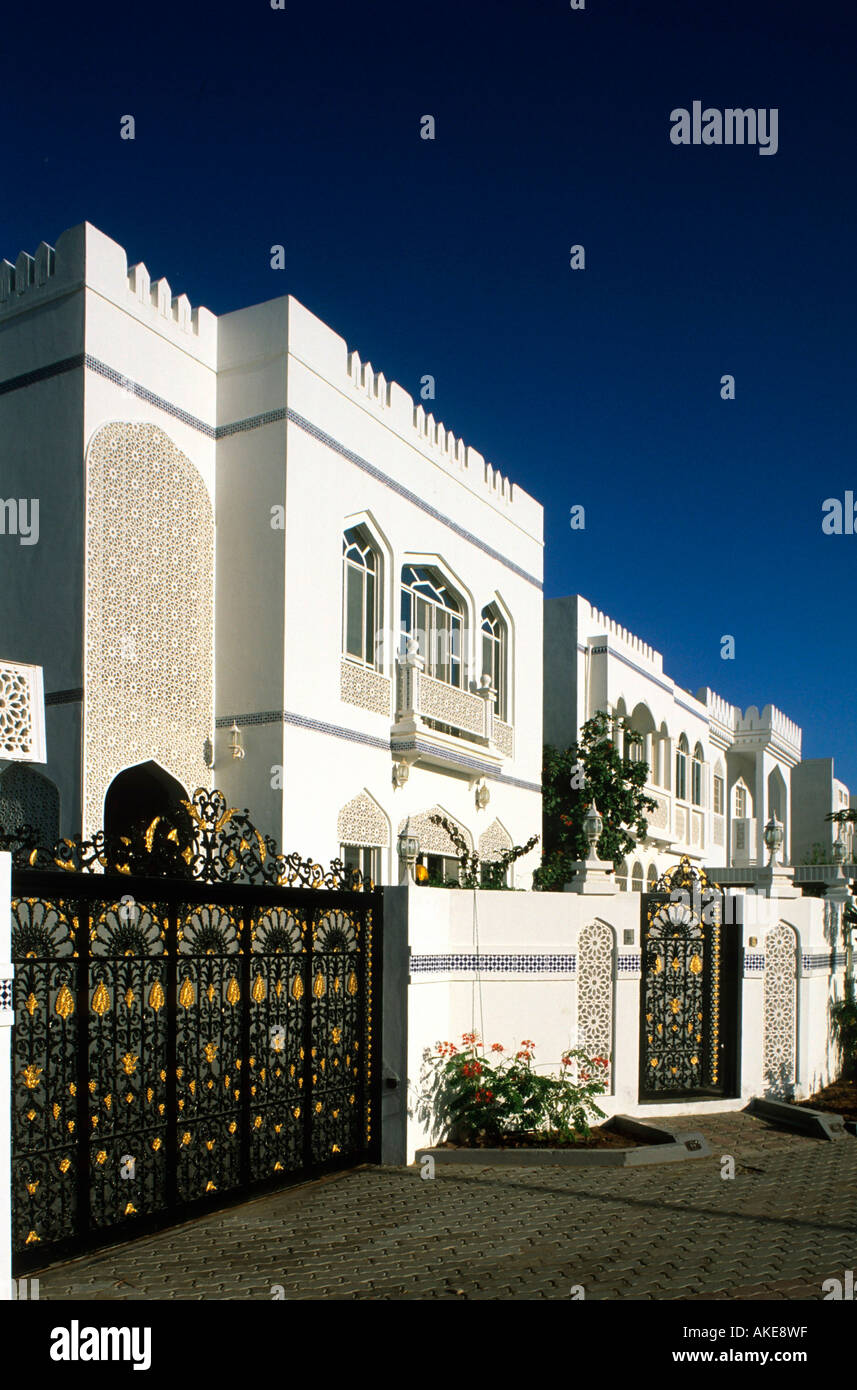 OM, Oman, Muscat, Stadtteil Qurum, Villen Stock Photo - Alamy