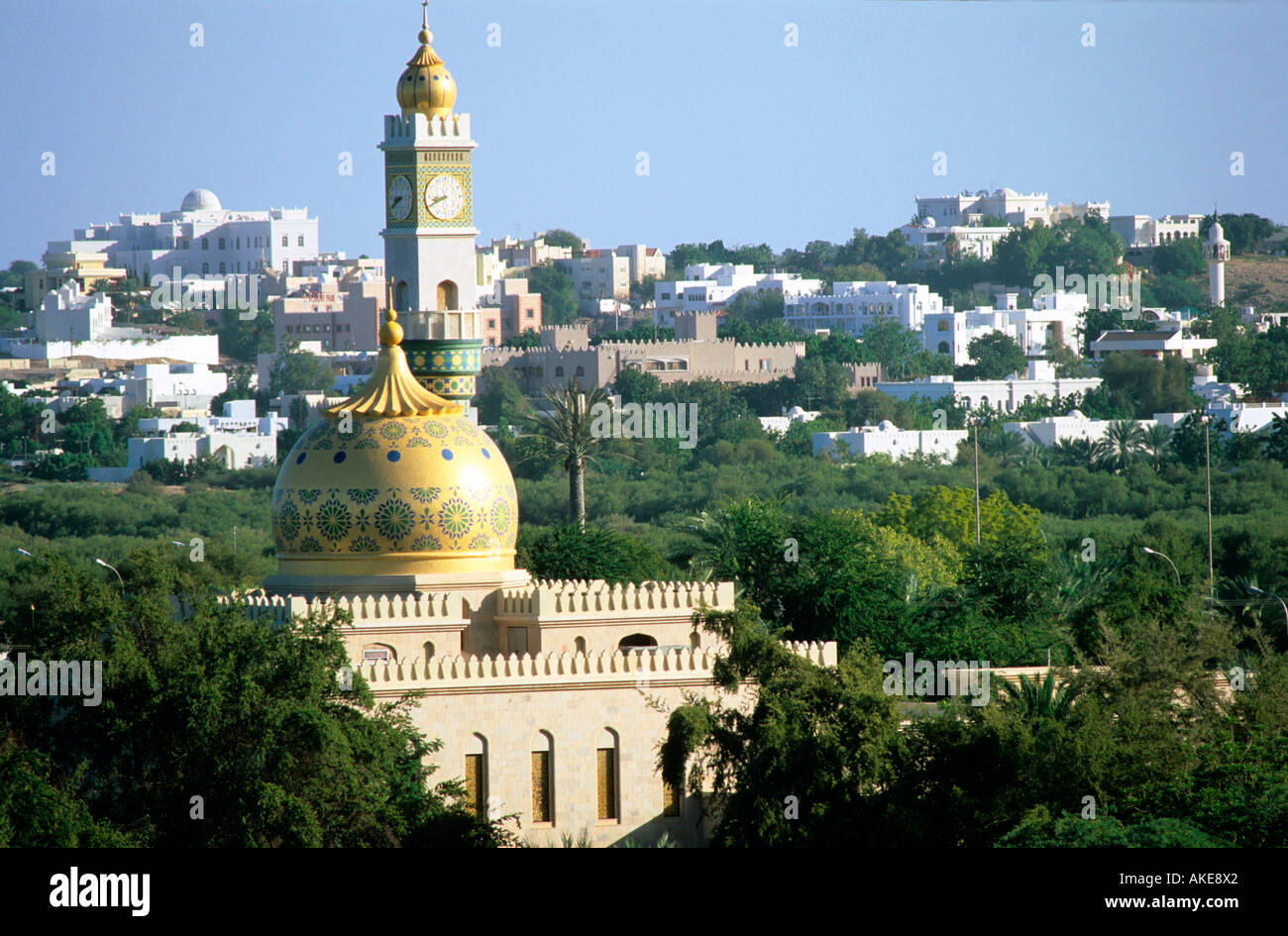 OM, Oman, Muscat, Stadtteil Qurum, Zawawi-Moschee Qurum Stock Photo - Alamy