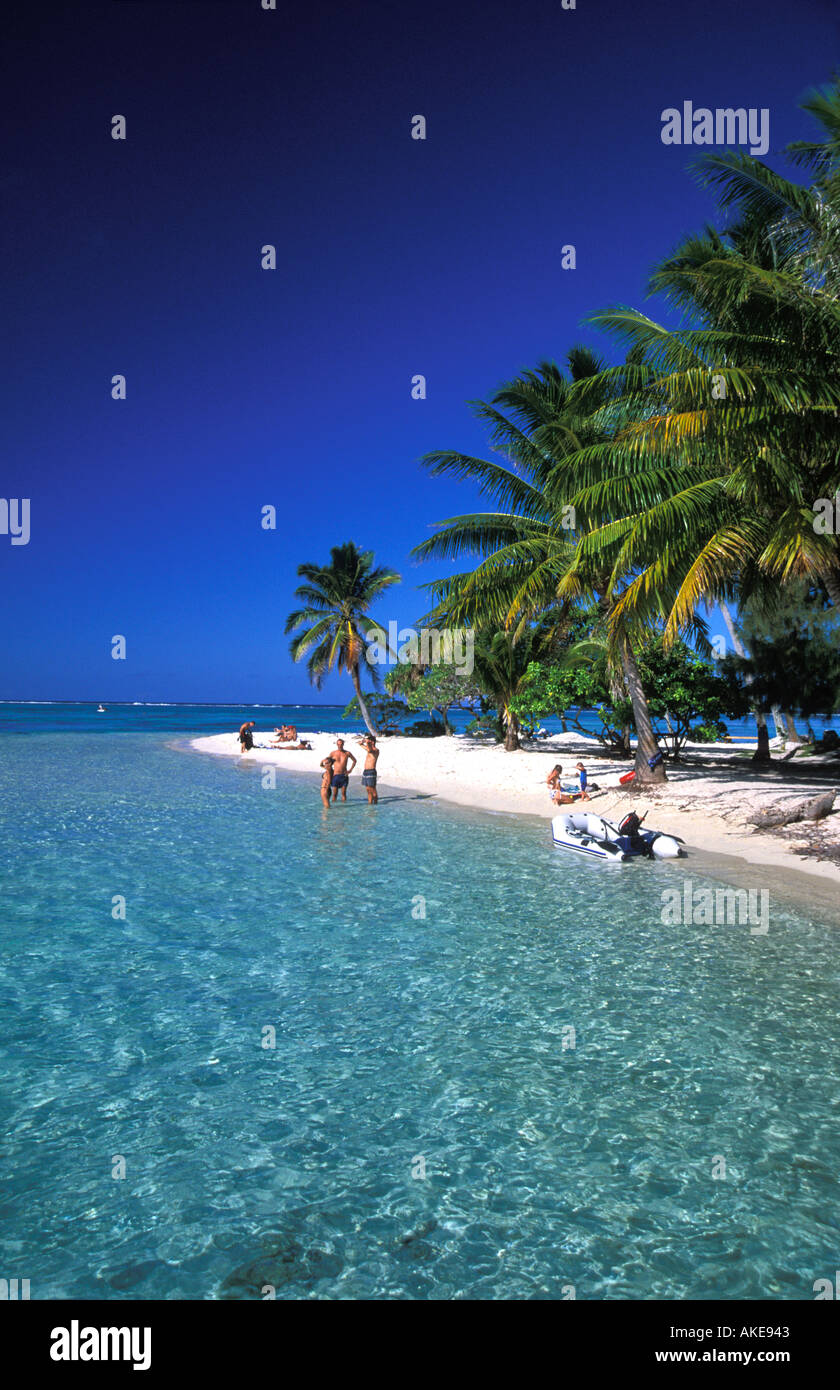Only a few sunbathers on empty small island beach South Pacific Stock ...