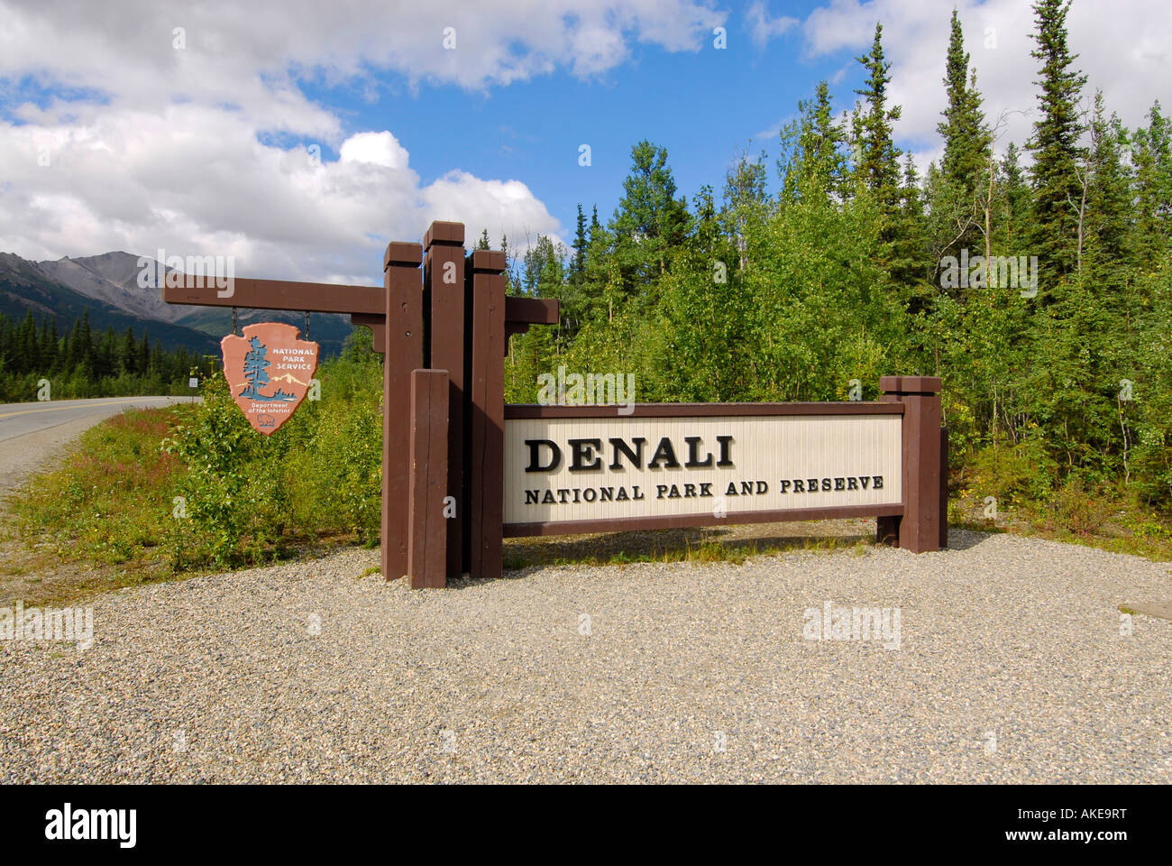 Denali entrance sign hi-res stock photography and images - Alamy