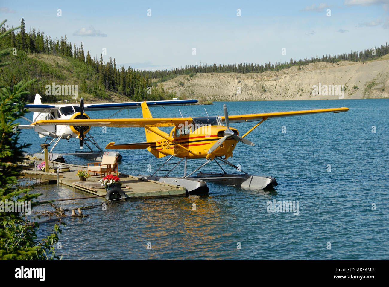 Float plane floatplane pontoon plane on Lake Schwatka Whitehorse Yukon ...