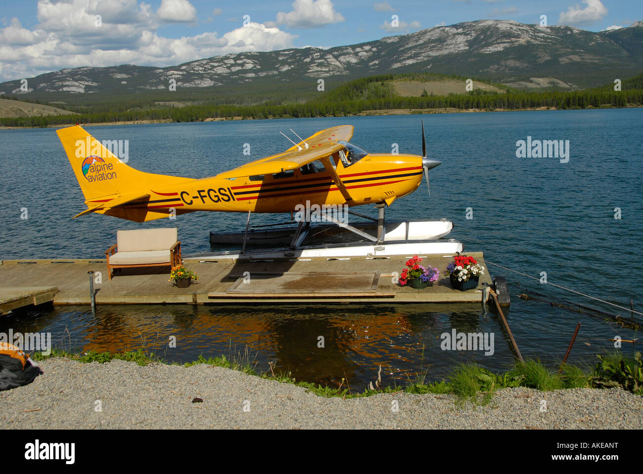 Float plane floatplane pontoon plane on Lake Schwatka Whitehorse Yukon ...