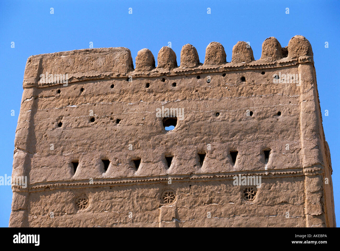 OM, Oman, Al-Wafi südwestlich von Sur, Wohnturm in Altstadt Stock Photo ...