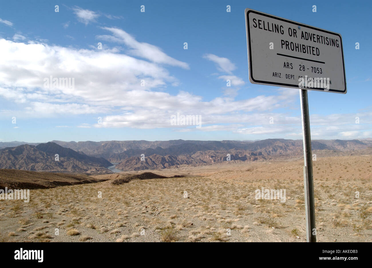 2002 sign hi-res stock photography and images - Alamy