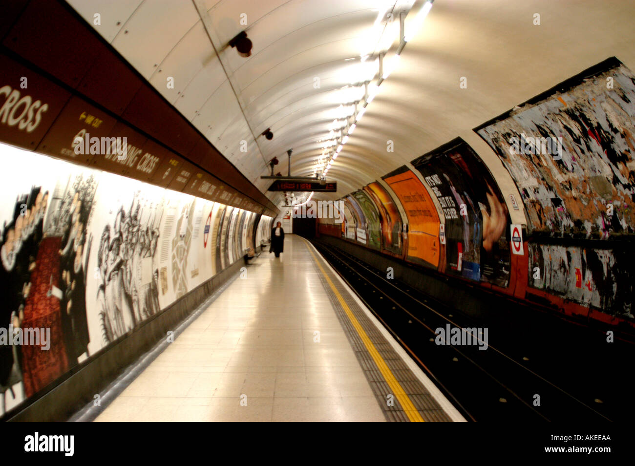 Lonely Platform London Underground Stock Photo - Alamy
