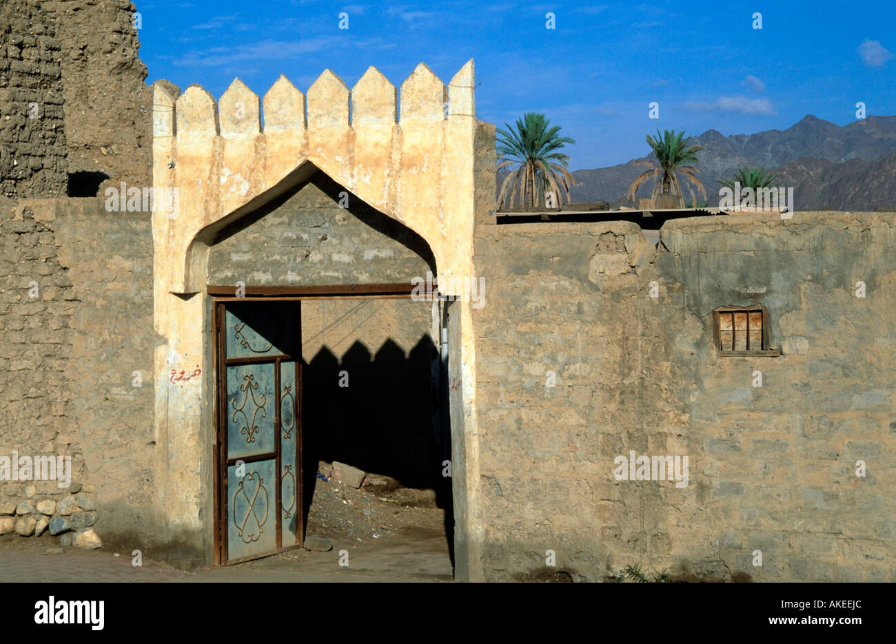 Barka souq hi-res stock photography and images - Alamy