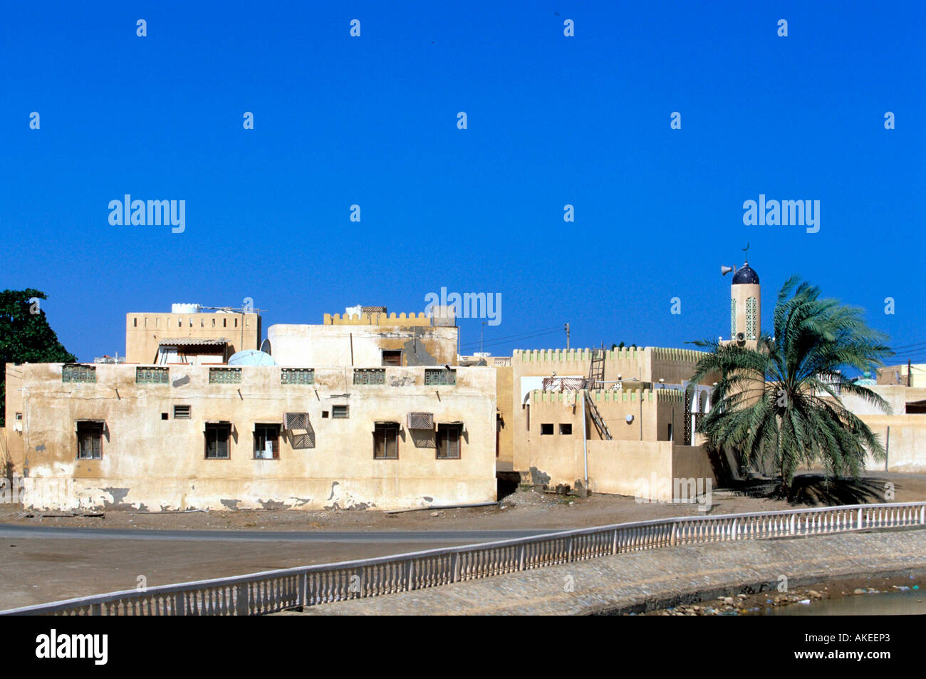 OM, Oman, Al-Khaburah nördlich von Barka, Ortsansicht Stock Photo - Alamy