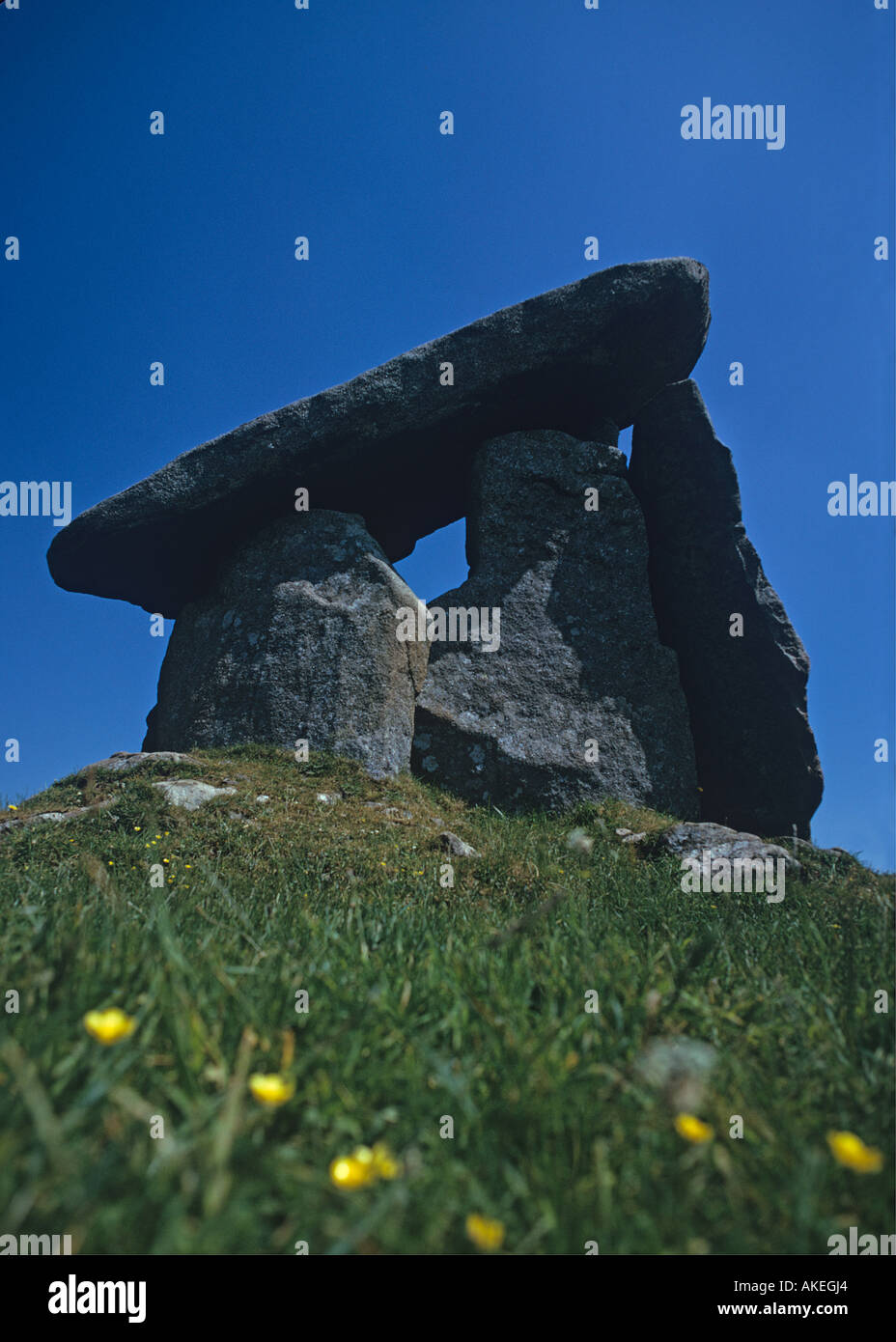 Trethevy quoit cornwall hi-res stock photography and images - Alamy