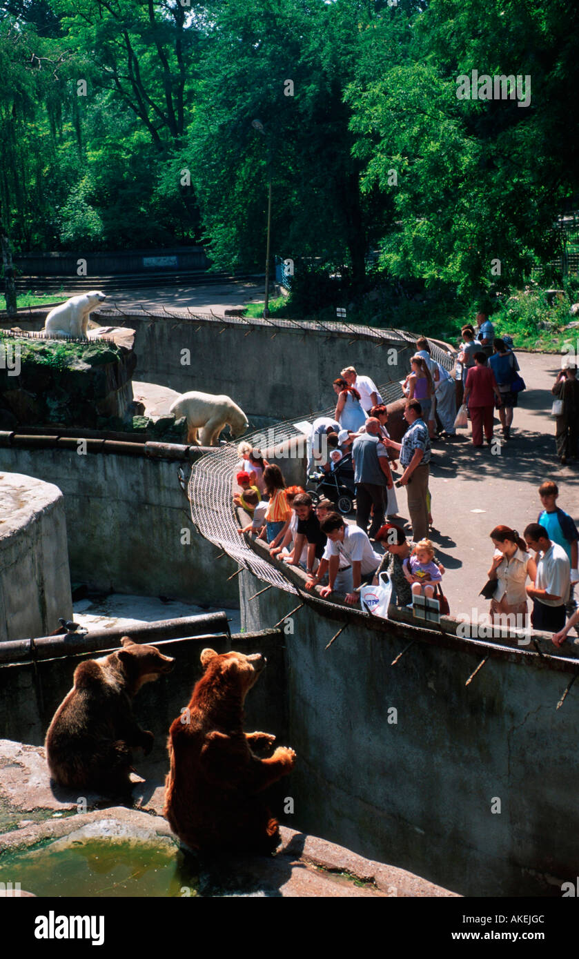 Zoo besucher hi-res stock photography and images - Alamy